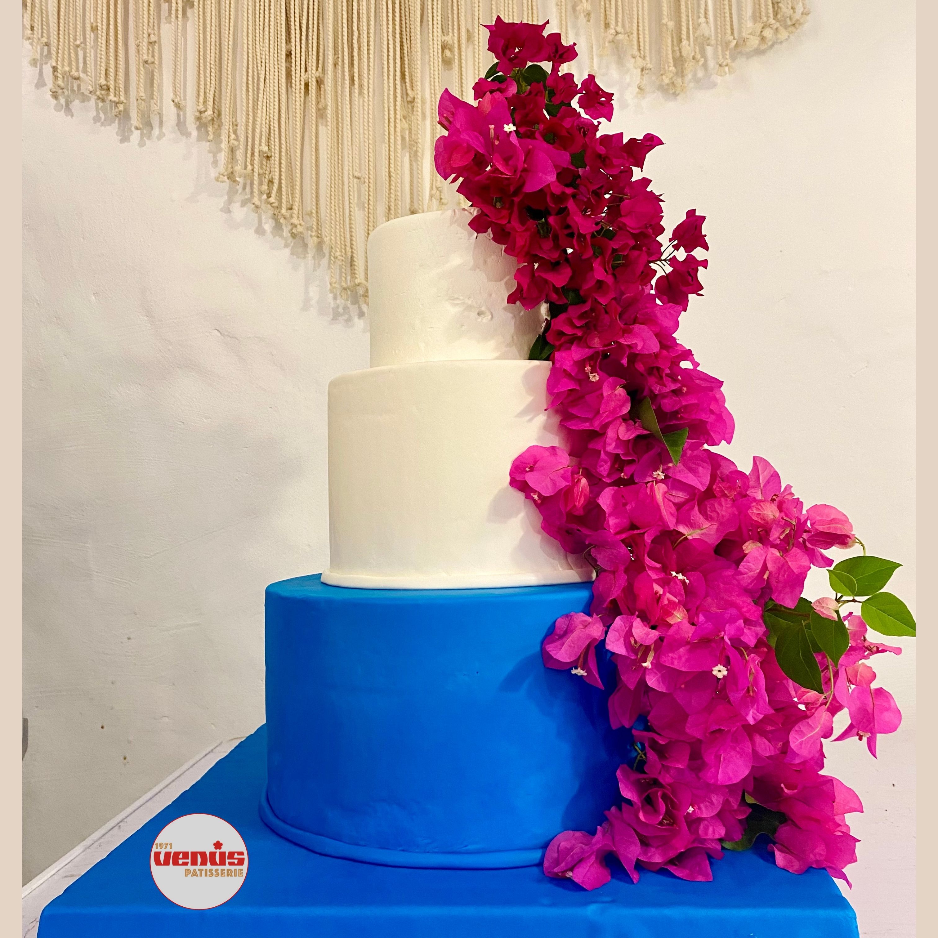 Bodrum'da begonvil temalı pasta